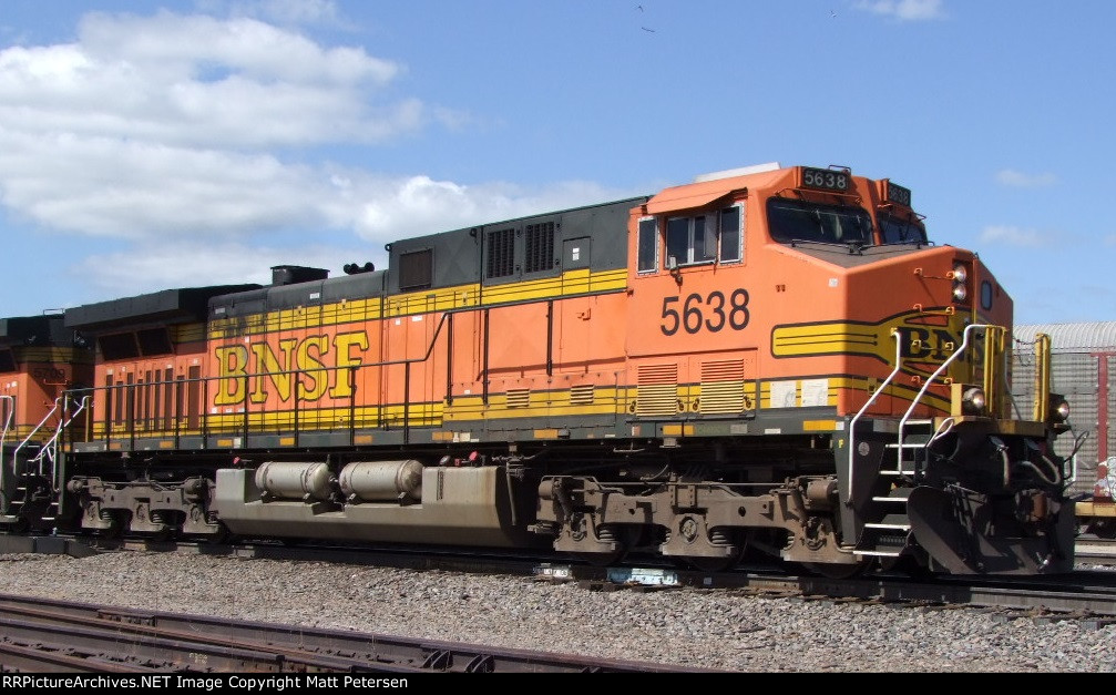 BNSF 5638